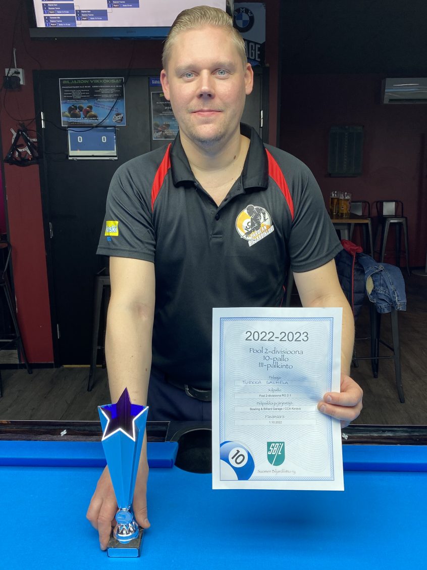 Lokakuun ensimmäisen lauantain biljardivoittajina Juha Laaksonen, Harri ...